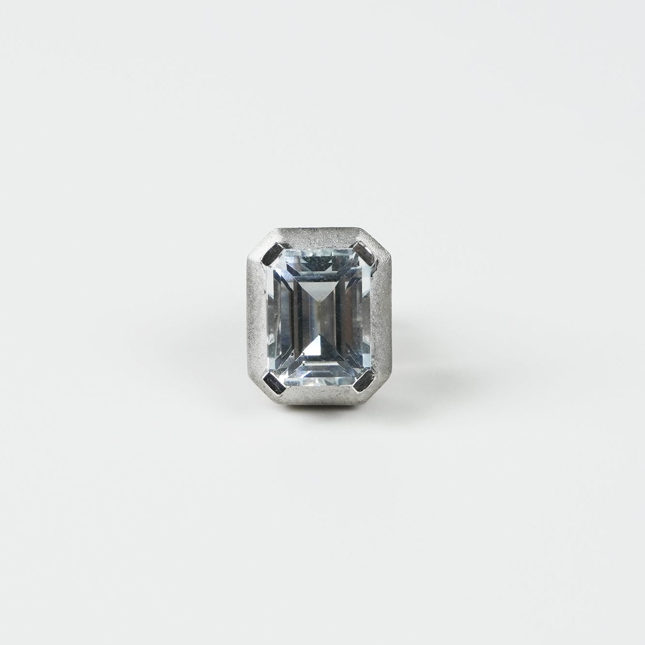 Eyelet Stud Earring – Mikuhoshi
